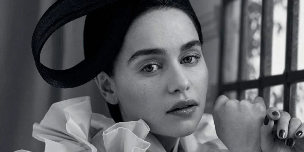 Эмилия Кларк удивила элегантным образом в фотосессии для Vogue / NV
