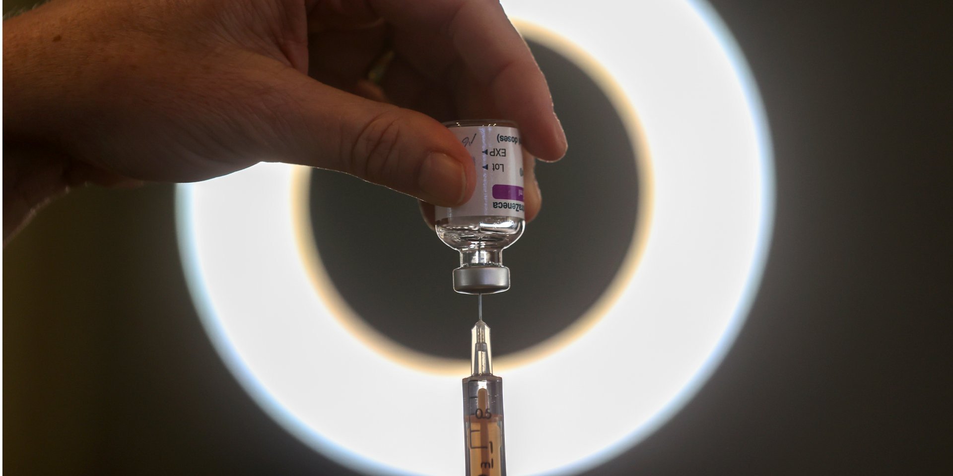 Вакцина AstraZeneca (Covishield) з’явиться в Україні 23 лютого — все ...