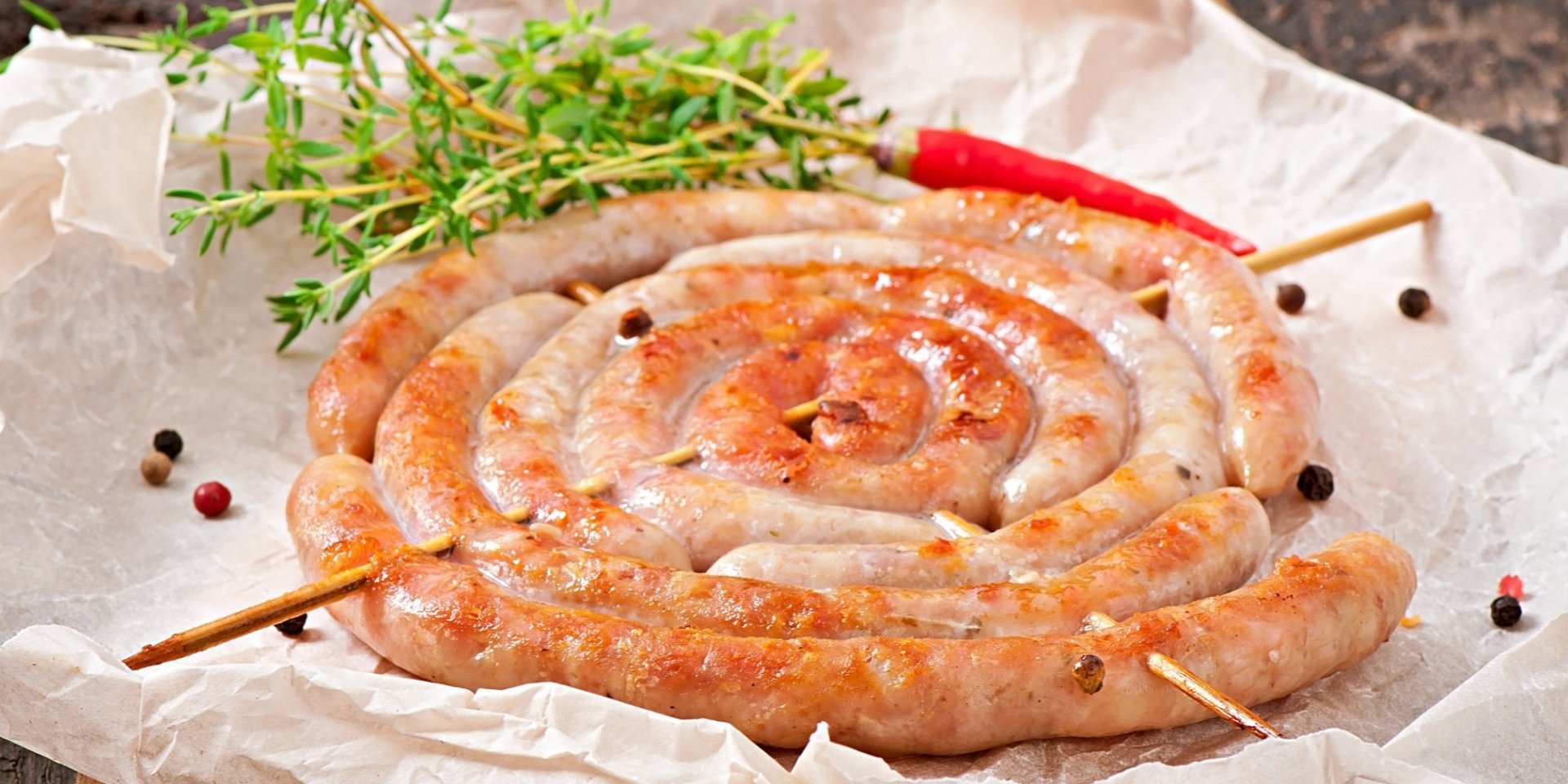 Домашня ковбаса — рецепт курячої ковбаси в духовці - страви на ...