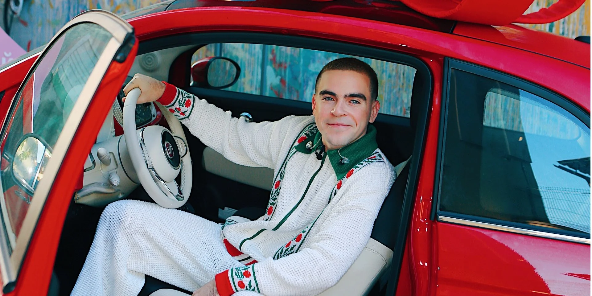 Антон Вельбой — Wellboy рассказал о маме с папой и придумал текст для новой песни — видео / NV