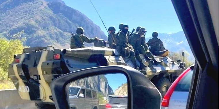 FSB sends armored vehicles to checkpoint where Russians are trying to ...
