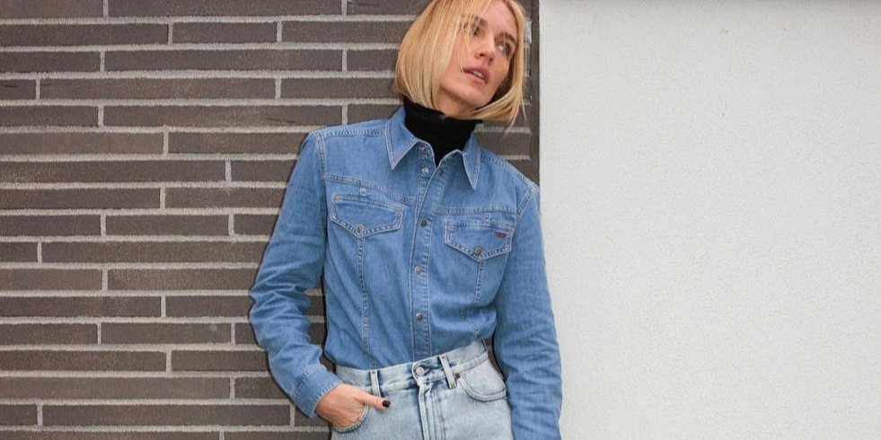 Як стильно носити джинси та джинсові речі восени 2022 — модні образи з подвійним денімом — фото Nv