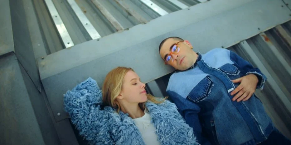 Wellboy розповів про кохання під час війни у новому кліпі - у Мережі його порівняли з Монатиком ...