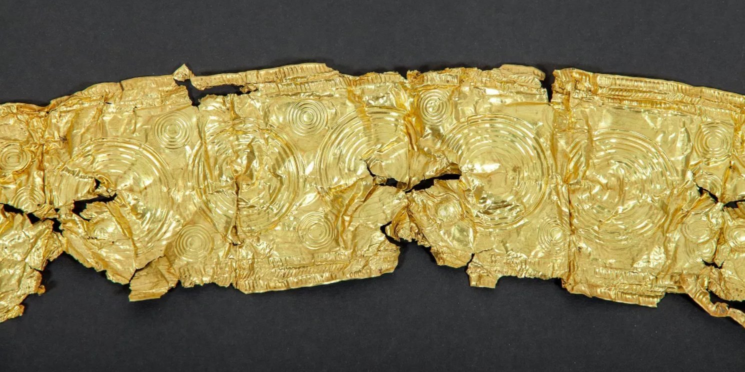 У Чехії знайшли золотий пояс віком 2500 років — новини / NV