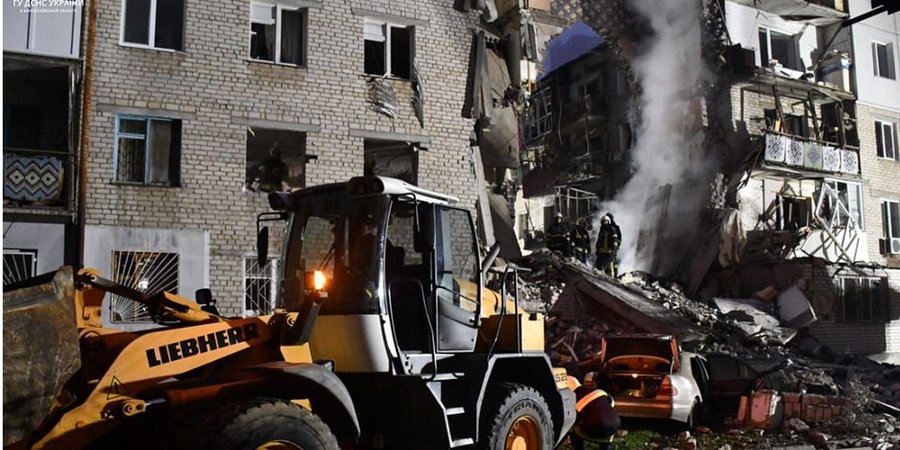 Удар РФ по багатоповерхівці в Миколаєві реакція Володимира Зеленського — відео — новини