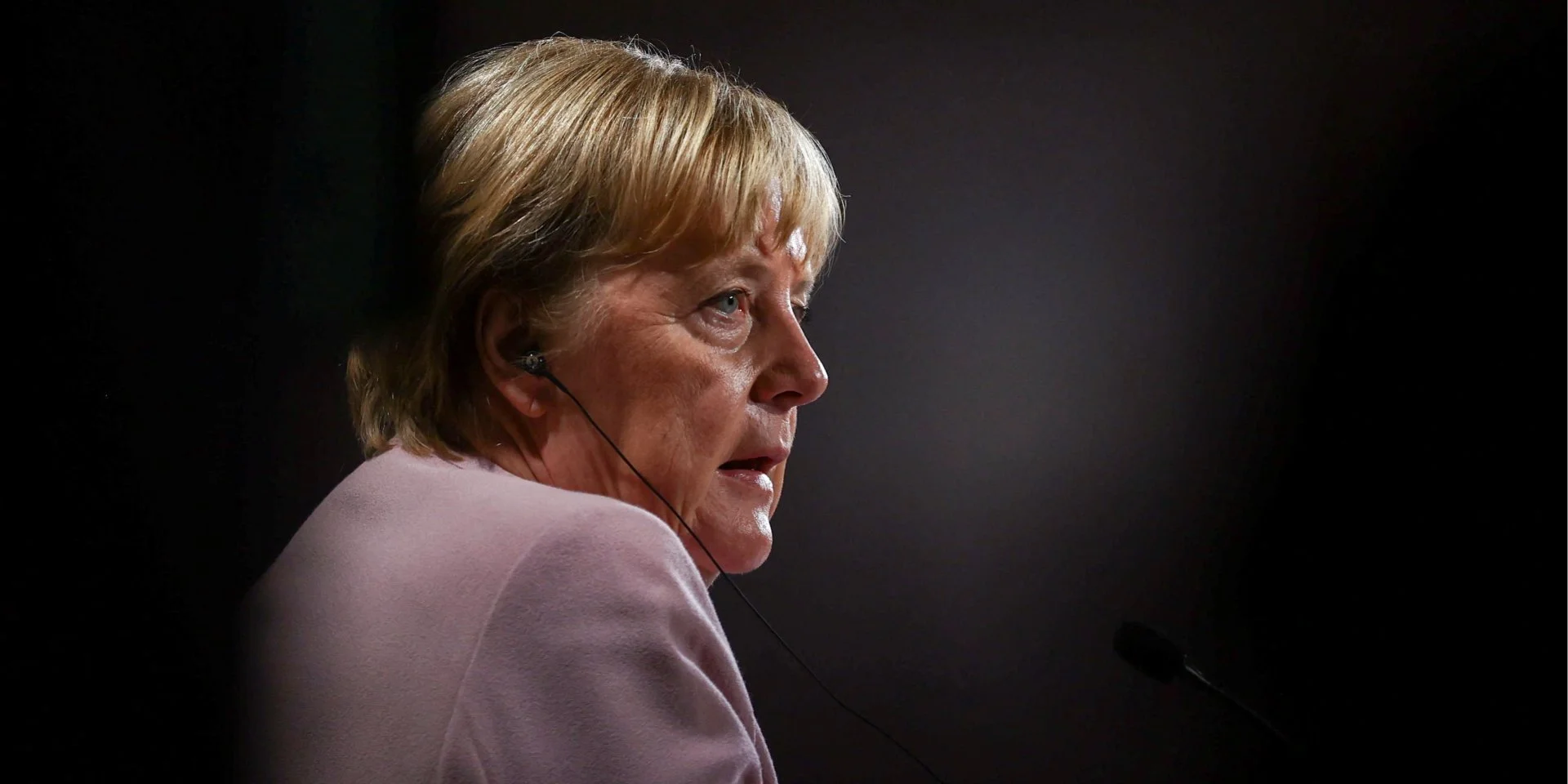 Шольц радиться з Меркель — останні новини / NV