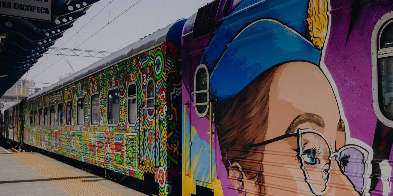 Українці вже купили понад 1000 благодійних квитків на перші рейси до деокупованих міст Nv