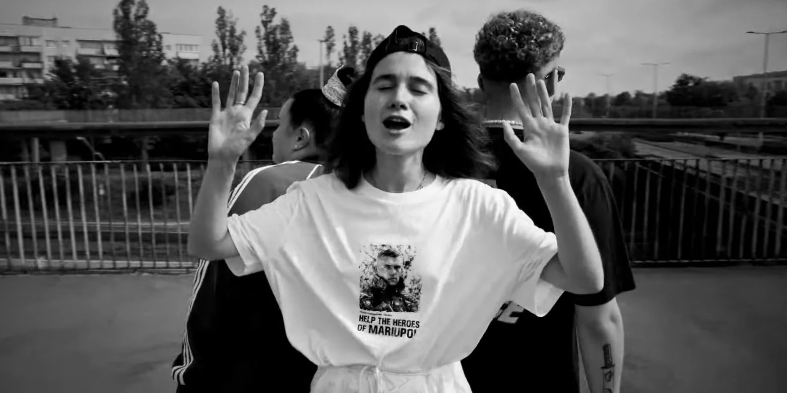 Jerry Heil и Alyona Alyona представили совместную песню с польским рэпером Trill Pem: видео / NV