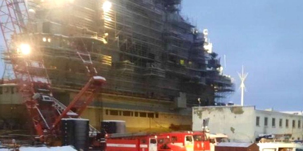 Russia’s sole aircraft carrier Admiral Kuznetsov bursts into flames ...