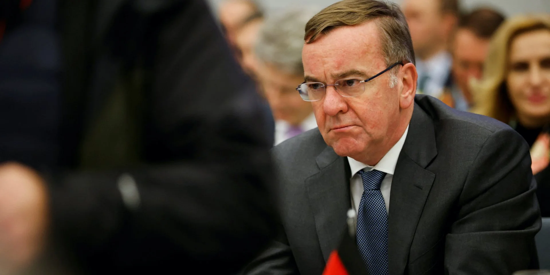 German defense chief forecasts long Ukraine war / The New Voice of Ukraine