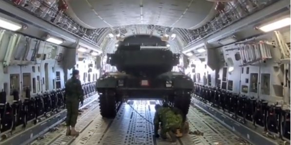 Видео — Канада показала отправку еще одной партии танков Leopard 2 в Европу — последние новости / NV