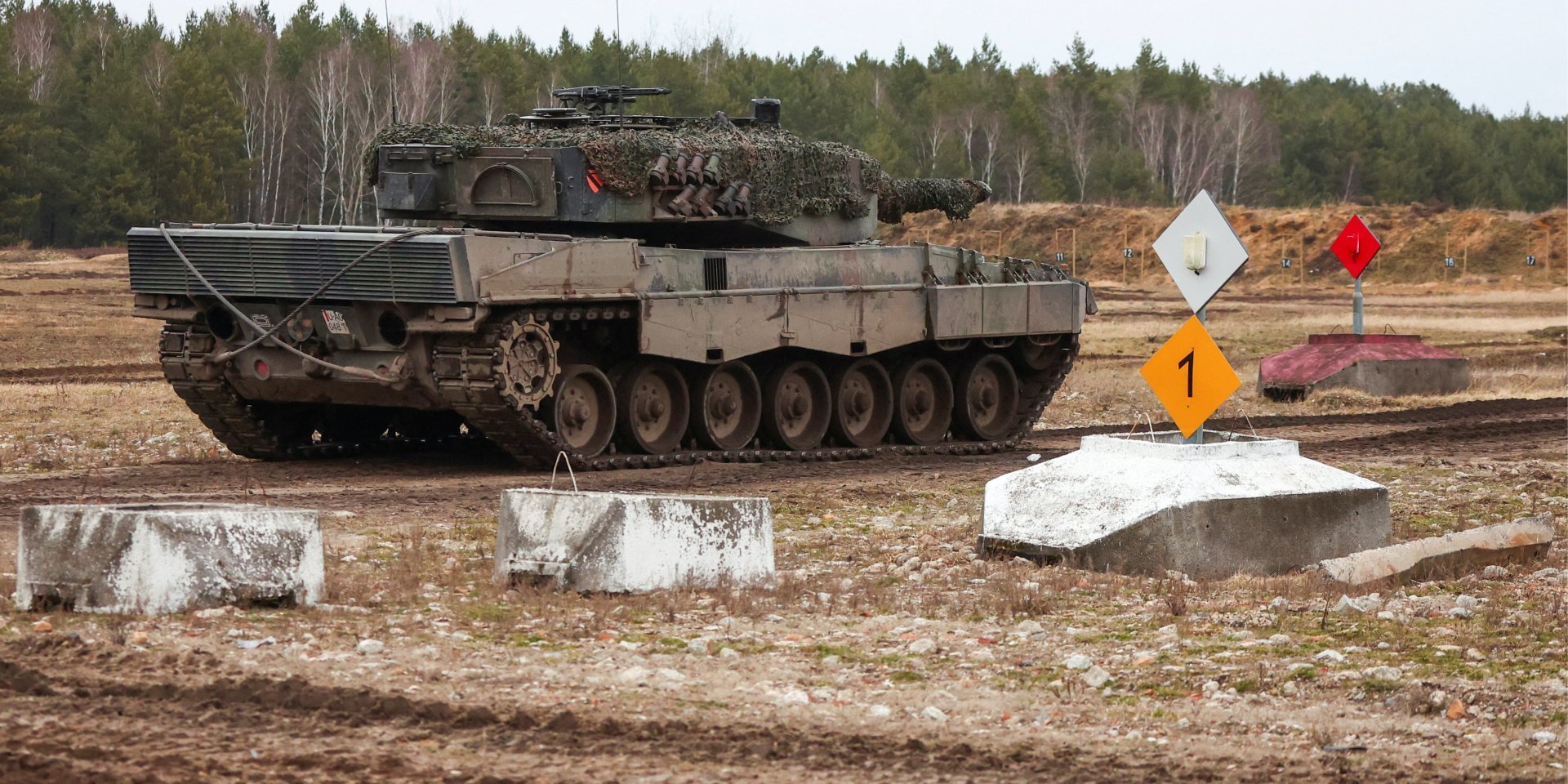 Spain’s first six Leopard tanks to arrive in Ukraine after Easter / The ...