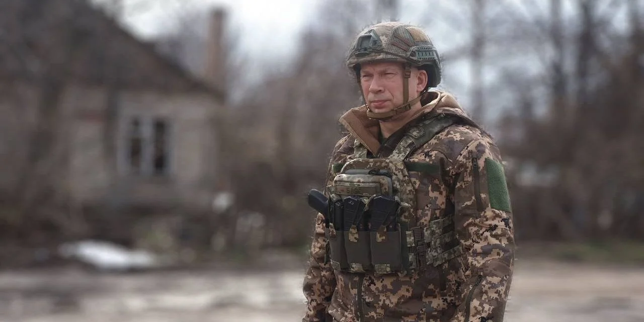 Top Ukrainian commander visits positions near Bakhmut, denies Russia's ...
