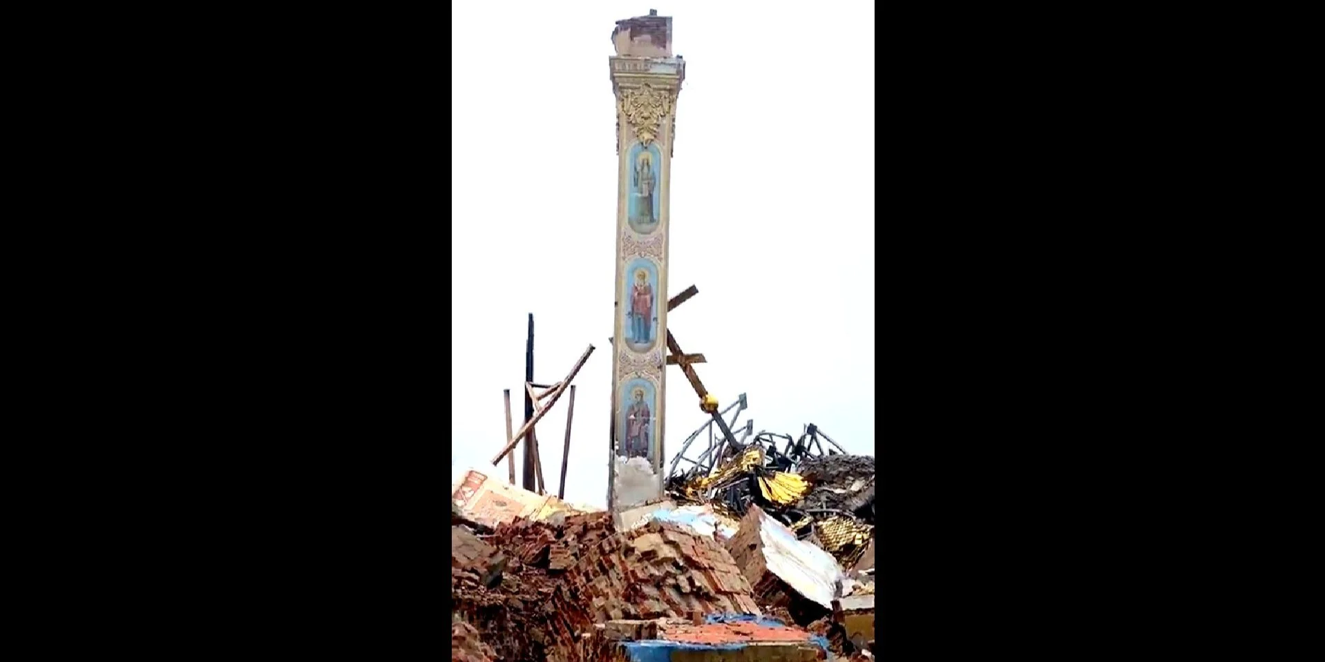 Invincible church column in Maryinka dominates social media – video ...