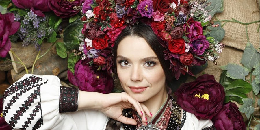 Дружина Олега Сенцова зачарувала фото в українському народному вбранні ...