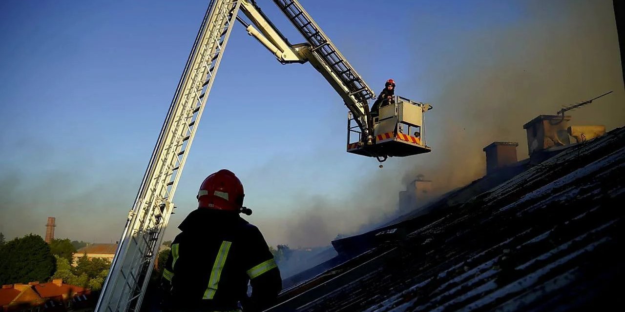 Обстріл Львова — Поліція показала перші хвилини після удару росіян