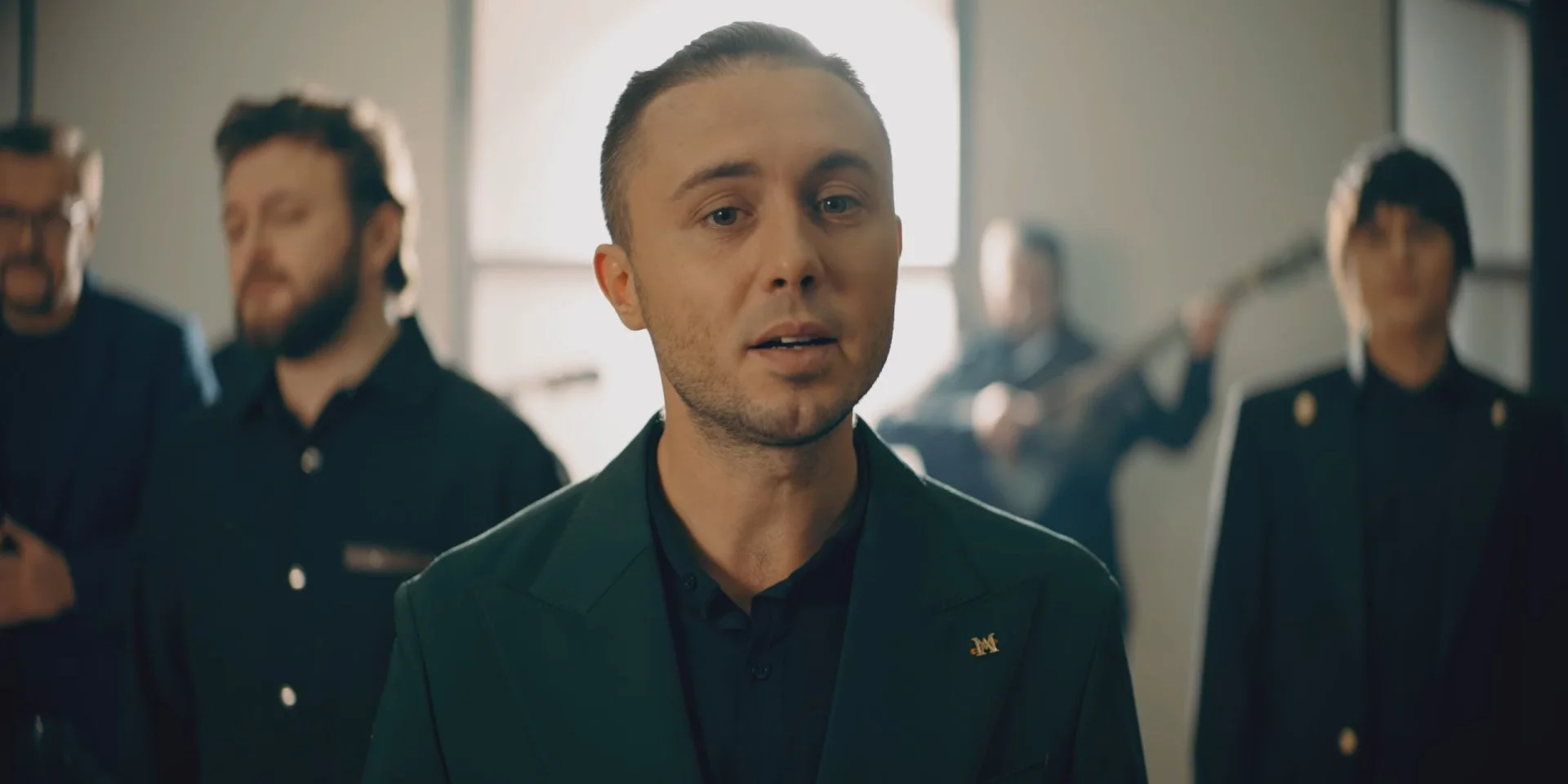 Тарас Тополя, DZIDZIO, ALEKSEEV та Олександр Пономарьов зворушили українців спільною піснею ...