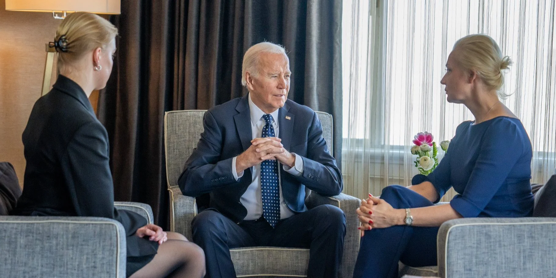 Biden meets with Navalny’s wife and daughter / The New Voice of Ukraine