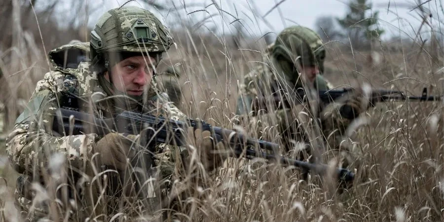 Ukraine finds ‘thousands’ fresh troops in rear units / The New Voice of ...