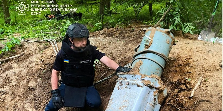 Yevlash commented the horrific finding in Kyiv forest - Kh-69 warhead ...