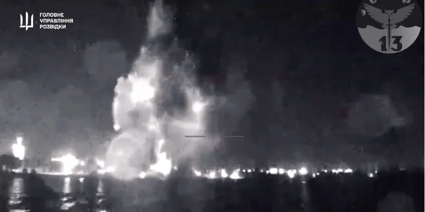 Ukrainian drone hit 4 Russian Tuna-class boats at once in Crimea on May ...