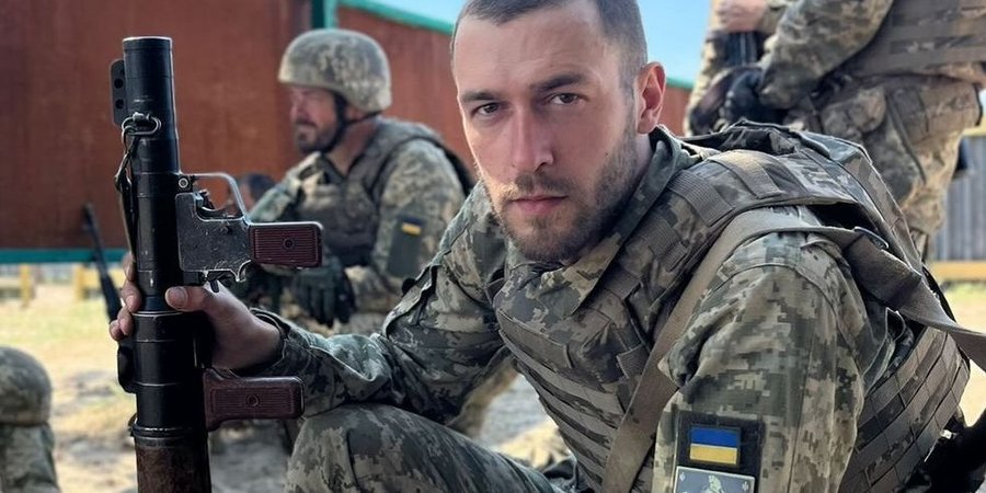 Актор Юрій Феліпенко, який служить у ЗСУ, оформив шлюб із ведучою ...