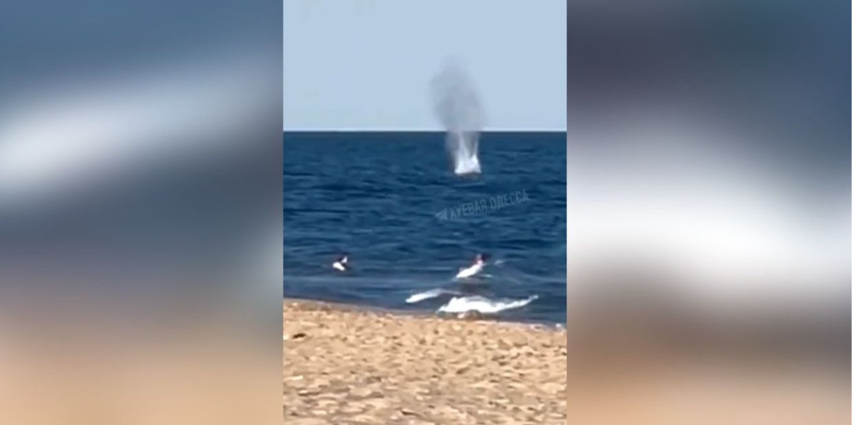 A sea mine exploded in Odesa near the holidaymakers - video / The New ...