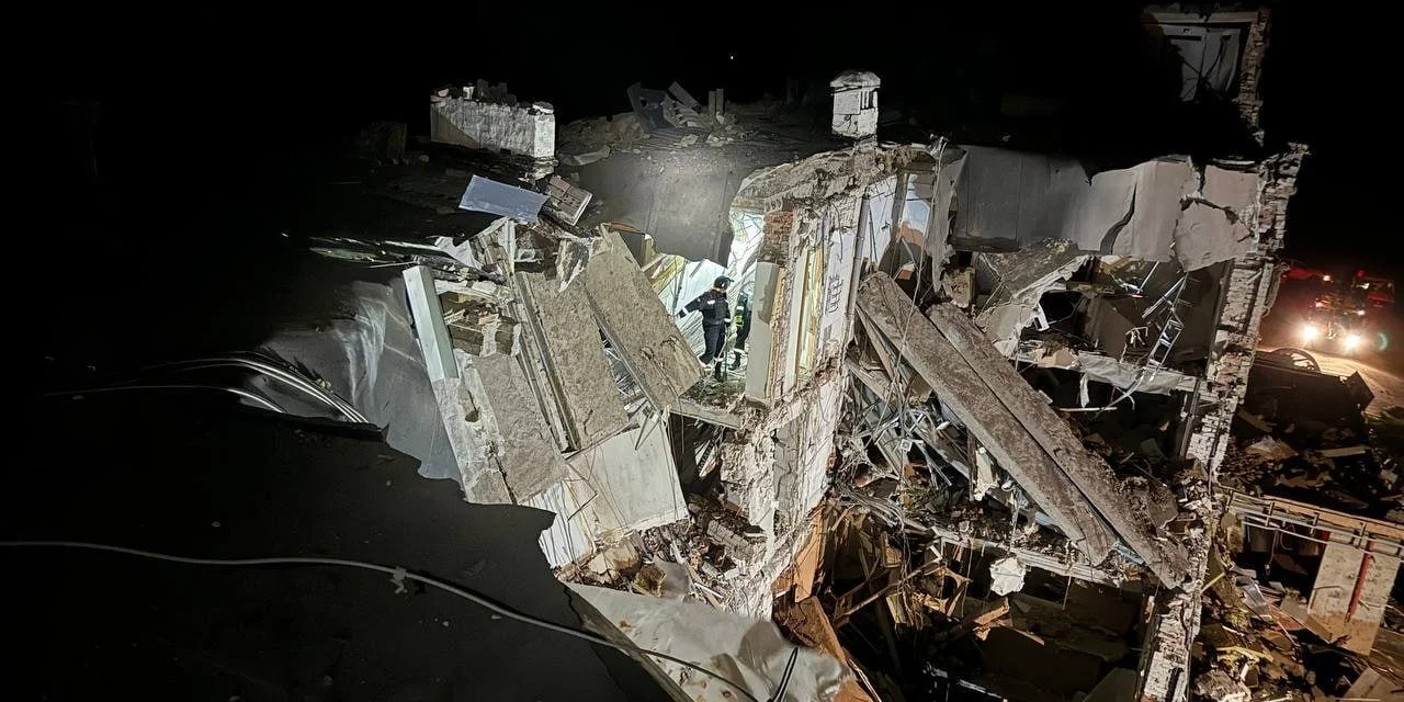 Two volunteers killed in Russian attack on Mykolaivka hotel / The New ...