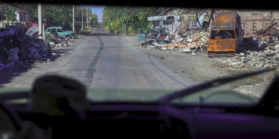 Russian troops infiltrate residential areas in Selydove, capturing key ...