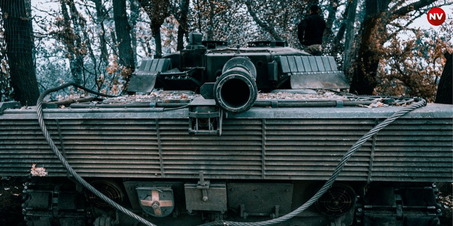Leopard 2 Tanks Defend Against Russia's Push Near Kurakhove, Ukraine / The New Voice of Ukraine