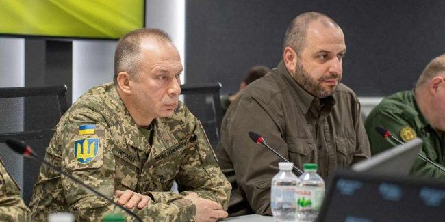 День Десантно-штурмовых войск — Александр Сырский и Рустем Умеров ...