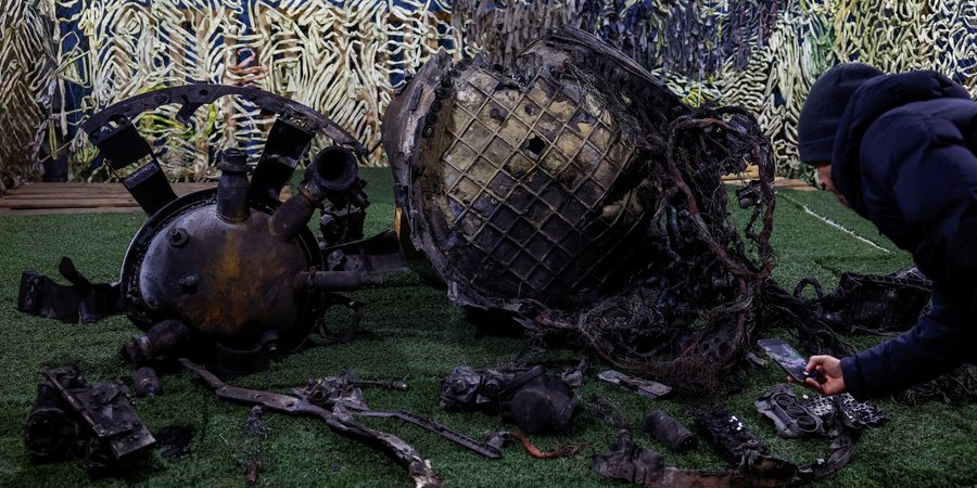 Oreshnik missile - SBU shows photos of wreckage to media for the first ...