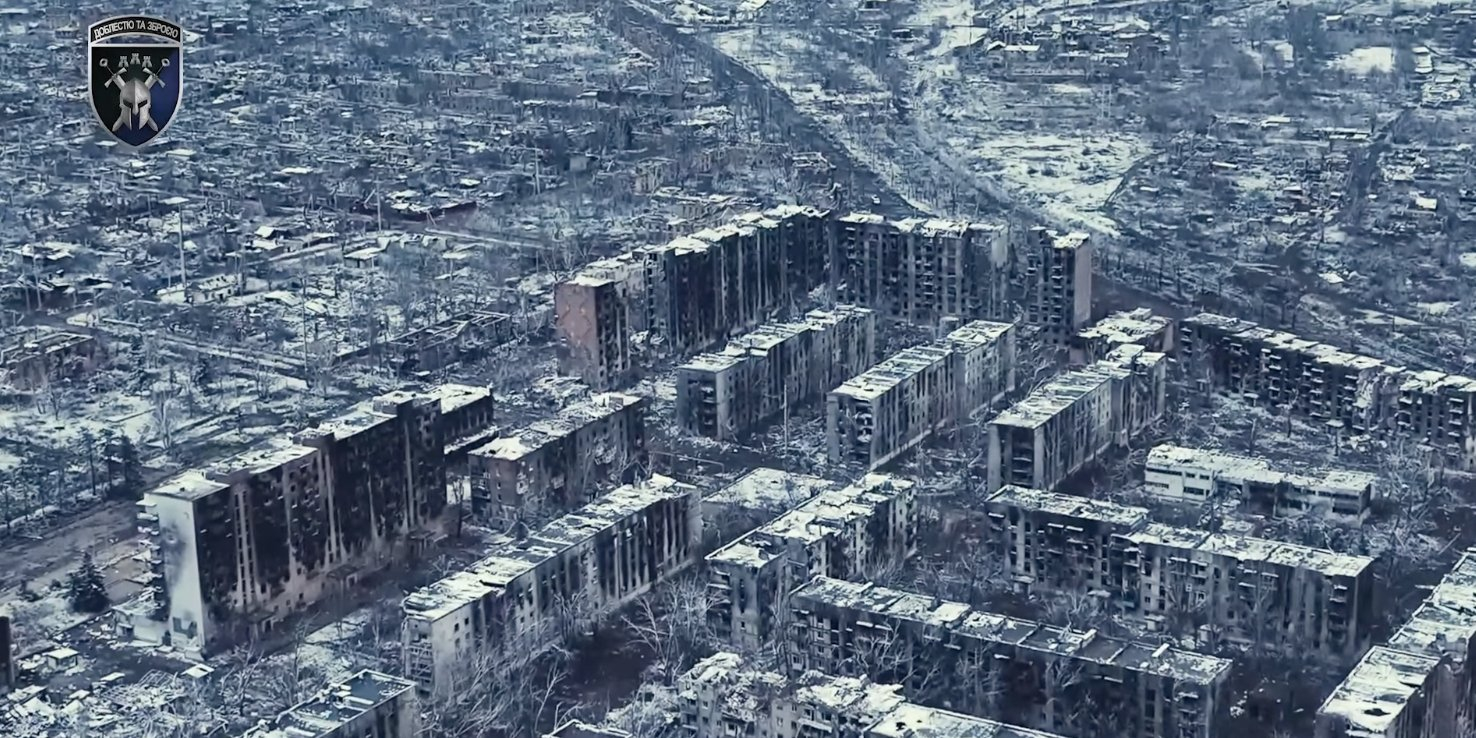 Drone footage reveals the ruins of Toretsk amid fierce urban fighting ...