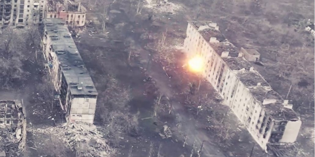 Ukrainian troops report from destroyed Toretsk as battle rages / The ...