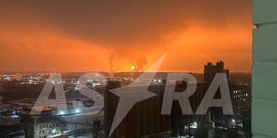 Bryansk oil depot ablaze after Ukrainian army and HUR drone attack ...
