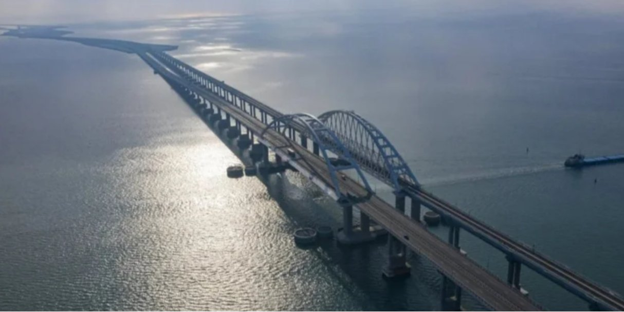 Crimean Bridge - Storm destroyed defenses near Kerch Bridge, Navy says ...