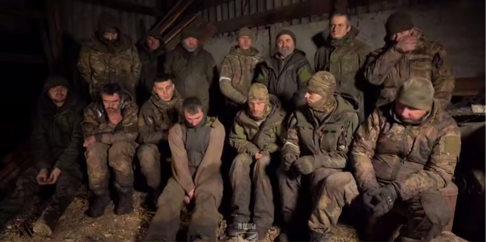 Captured Russians - Two paratroopers captured 14 Russian soldiers ...