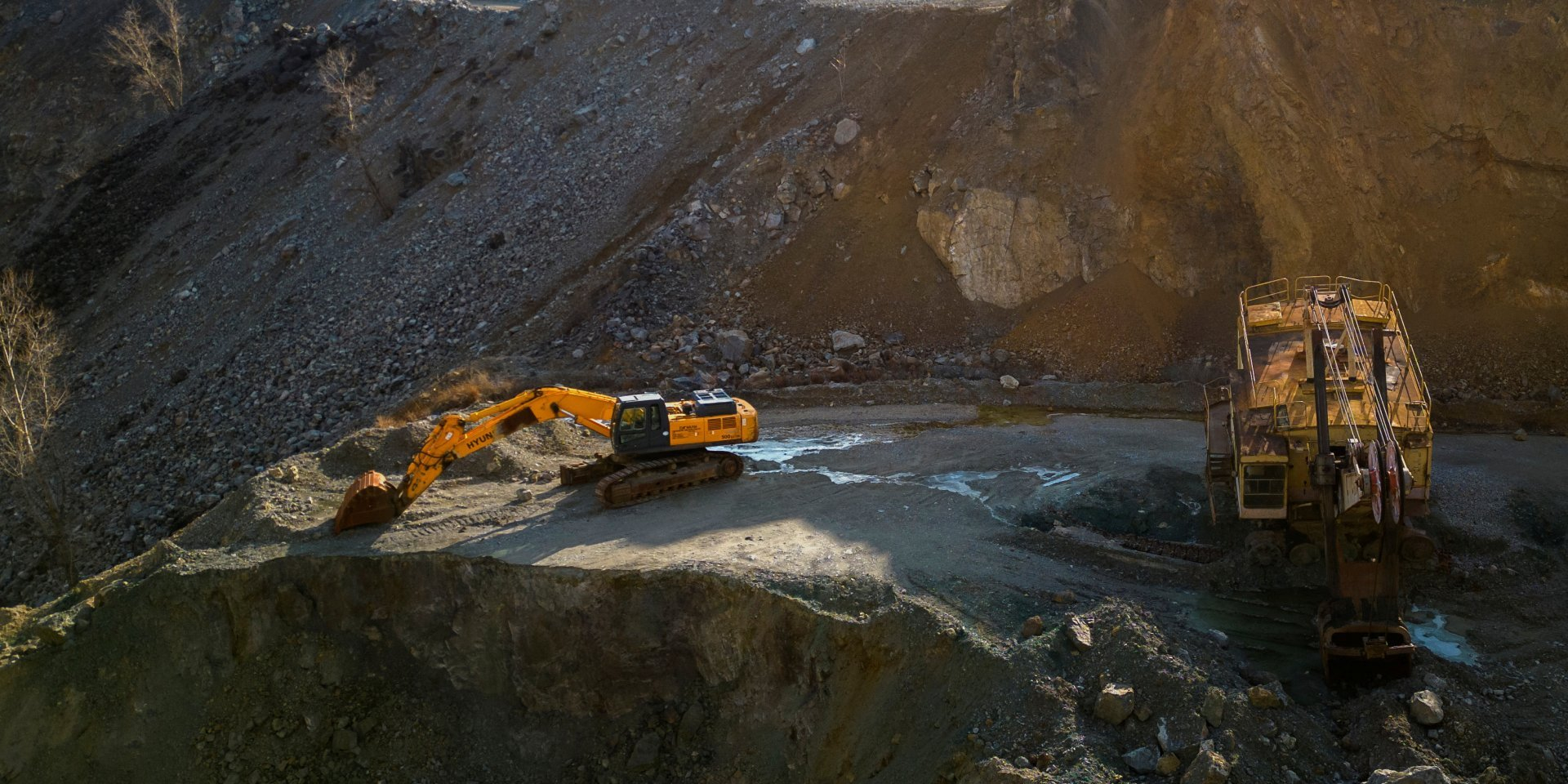 Ukraine, US push to hammer out mineral rights deal / The New Voice of ...