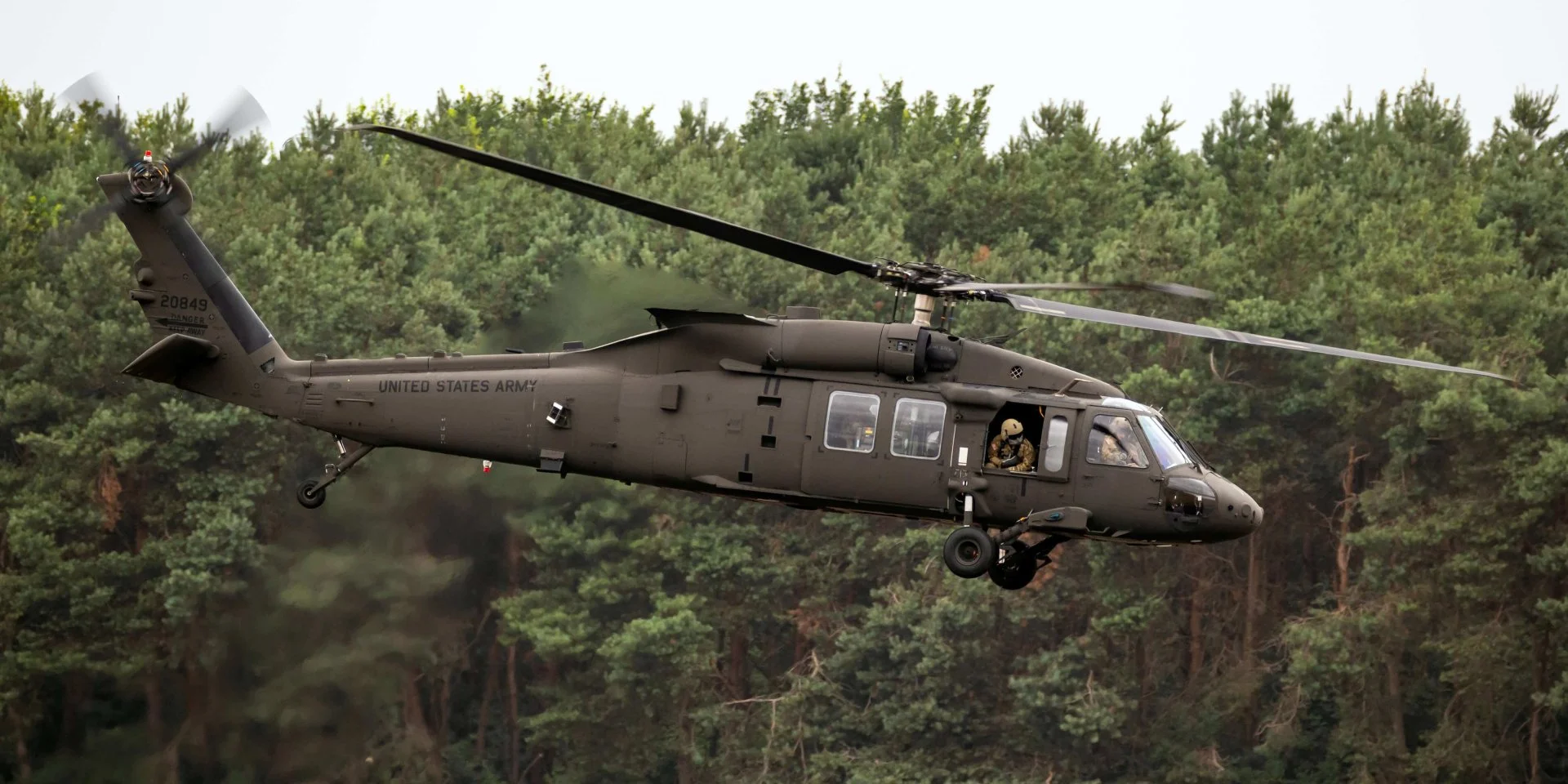 Black Hawk — Чешские волонтеры собрали средства на вертолет для Украины / NV