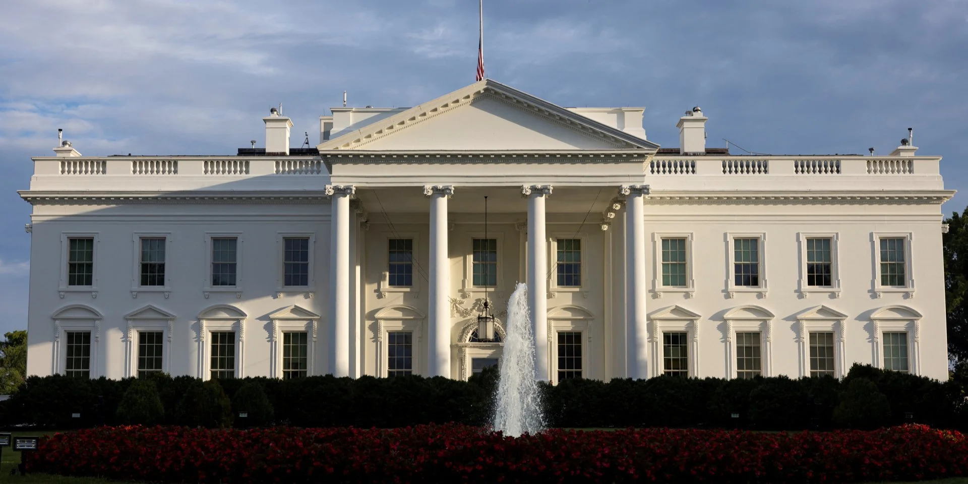 Понад сотню співробітників Ради нацбезпеки США відправили у відпустку ...