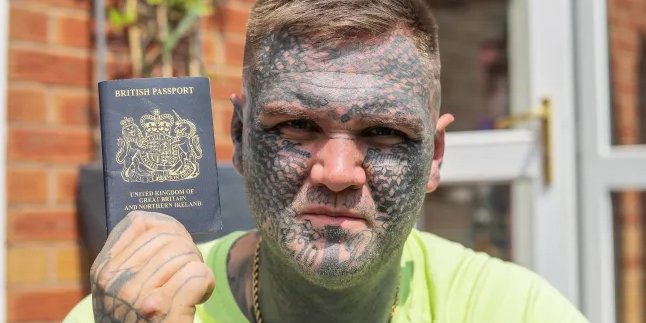 Через татуювання британця не пустили на відпочинок в Арабські Емірати / NV