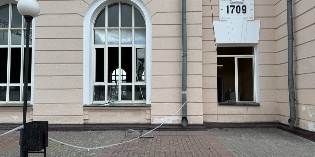 Russia hits Poltava train station as over 500 drones and missiles ...