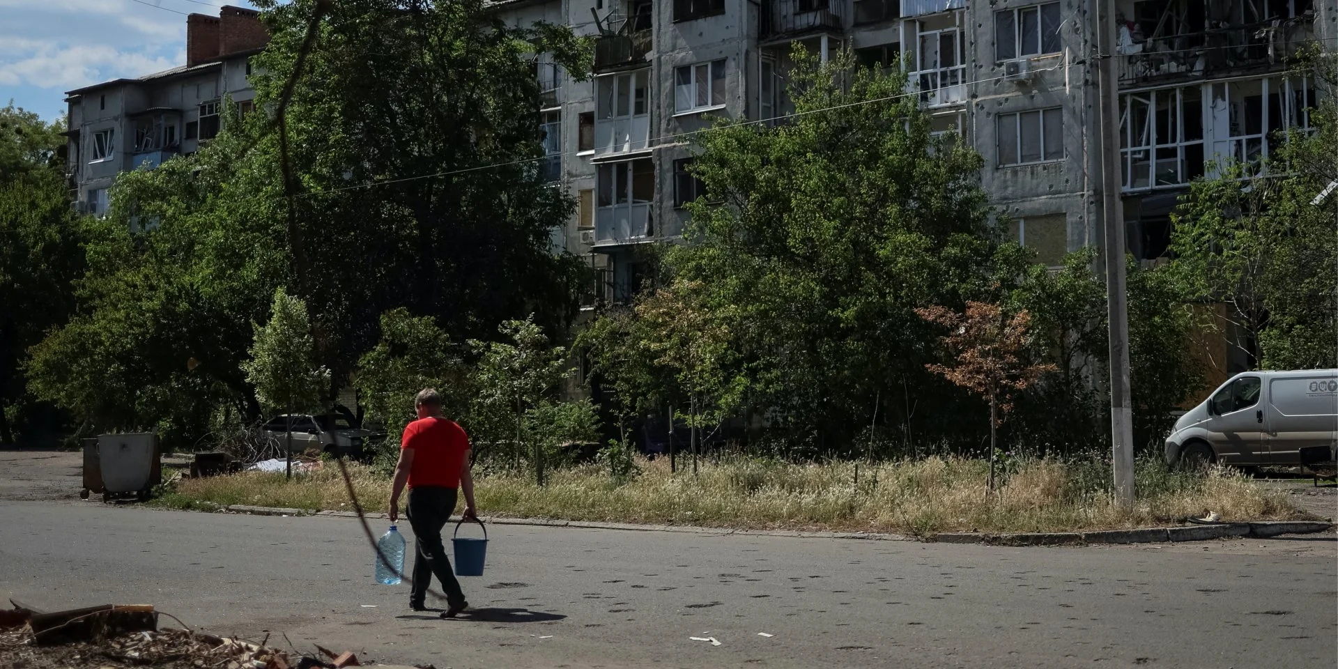 Key Donetsk Oblast road now closed to civilian traffic / The New Voice ...