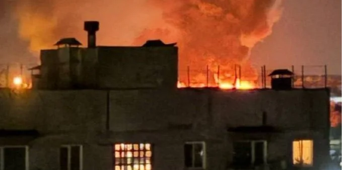 Explosions rock occupied Yenakiieve in overnight drone assault / The ...