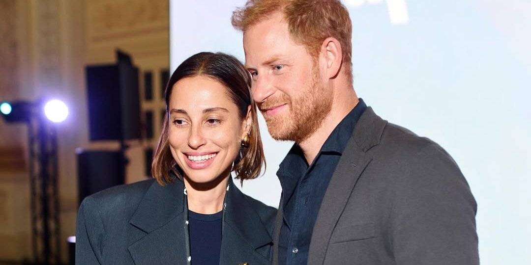 Принц Гаррі у Києві отримав вишиванку українського бренду Gunia Project ...