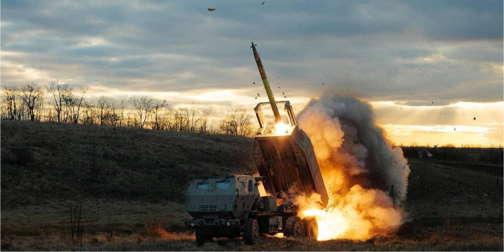 HIMARS hits Russian troops at key front, destroys ammo depot and ...