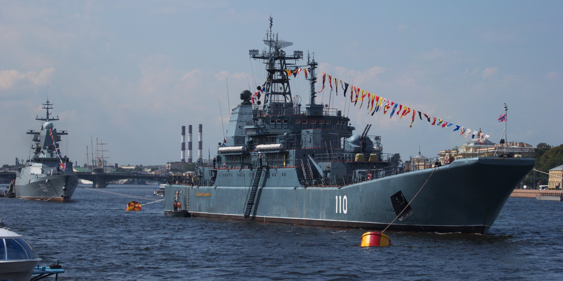 Russian warship spotted near Denmark as drones disrupt airports / The ...