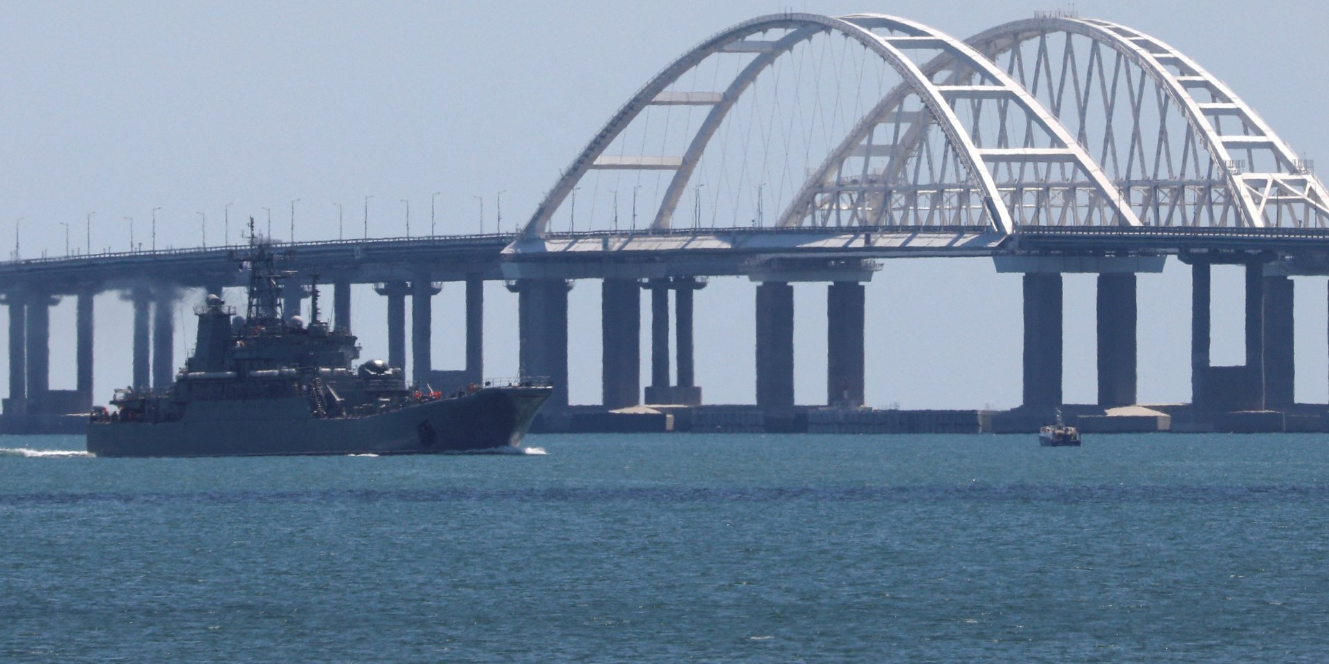 Russia reinforces defenses around Kerch Bridge in occupied Crimea / The ...