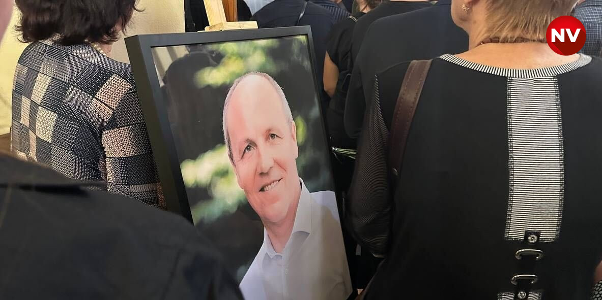 Zelenskyy honors slain MP Parubiy with Hero of Ukraine title / The New ...