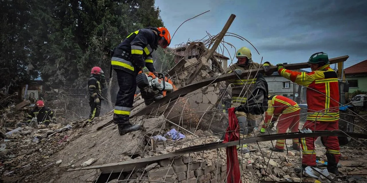 Russians strike gas infrastructure in massive attack on Ukraine / The ...